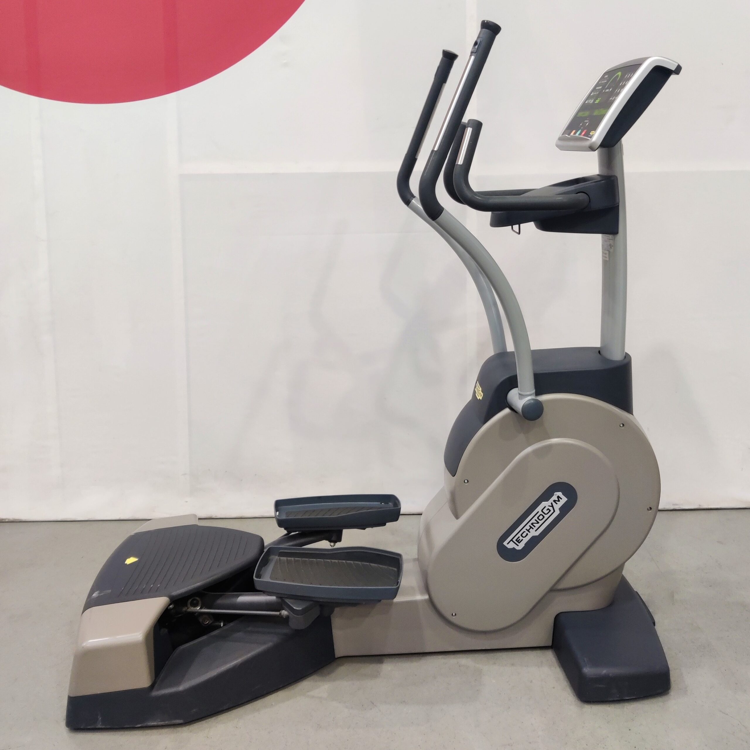 Regenerowany orbitrek Technogym CROSSOVER 700 LED - Total Fitness Concept