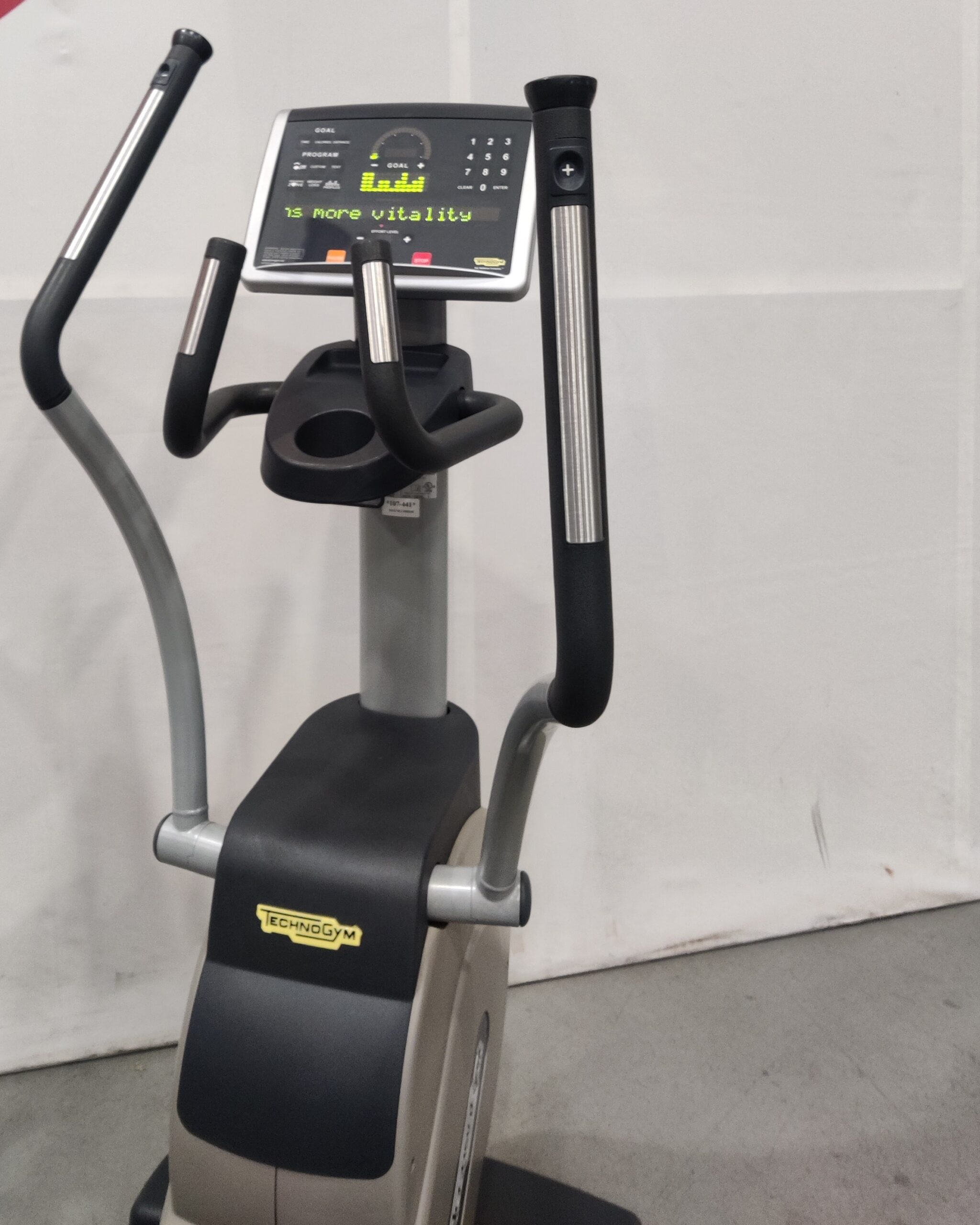 Regenerowany orbitrek Technogym CROSSOVER 700 LED - Total Fitness Concept